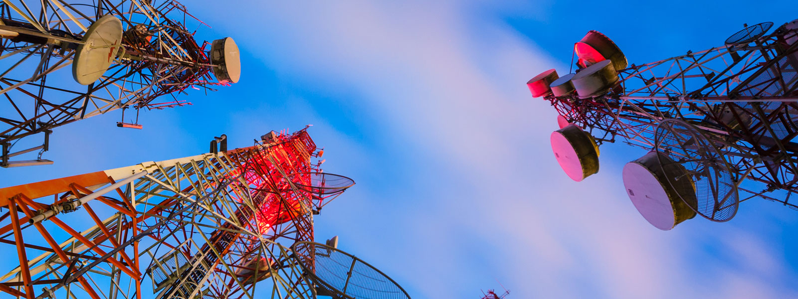 Beamforming algorithms used in MIMO radio systems.